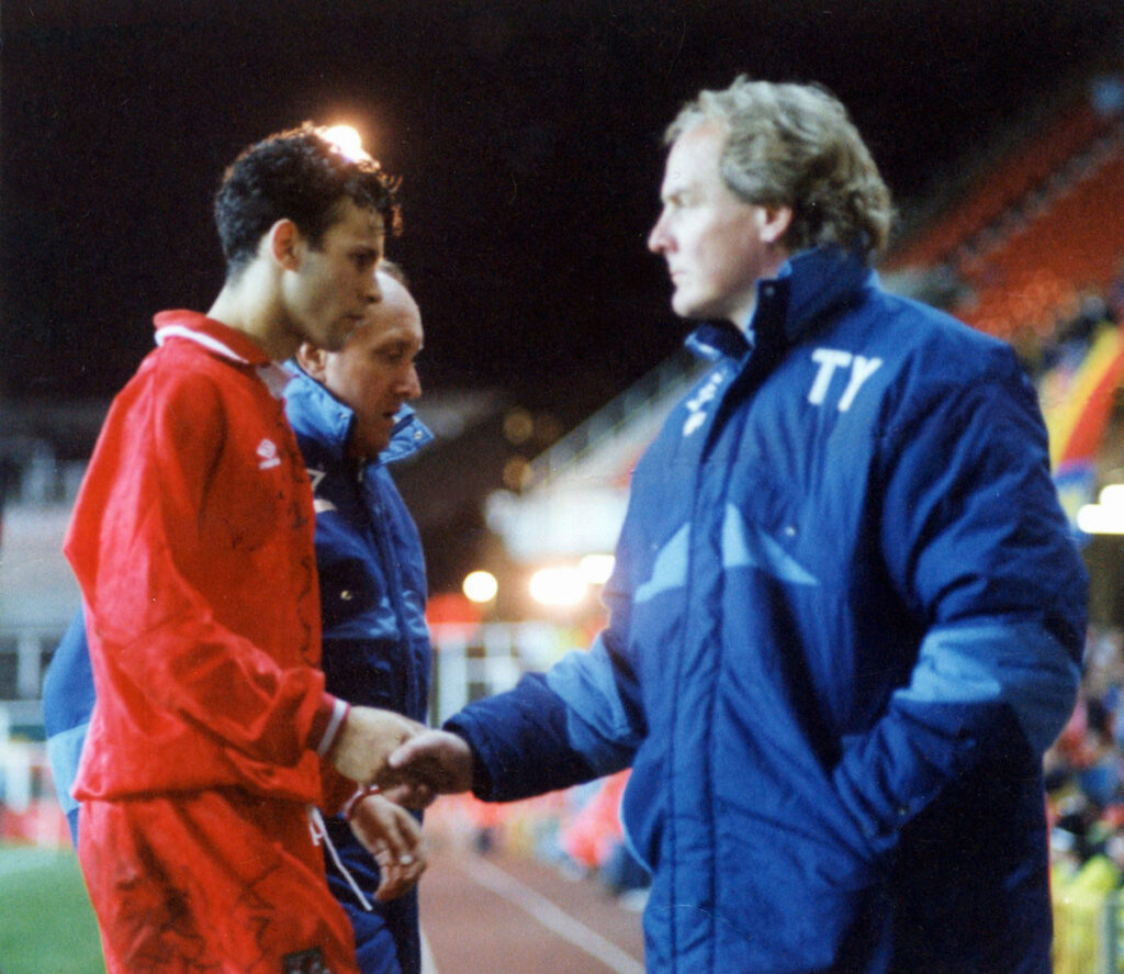 Wyn Davies 1942-2025